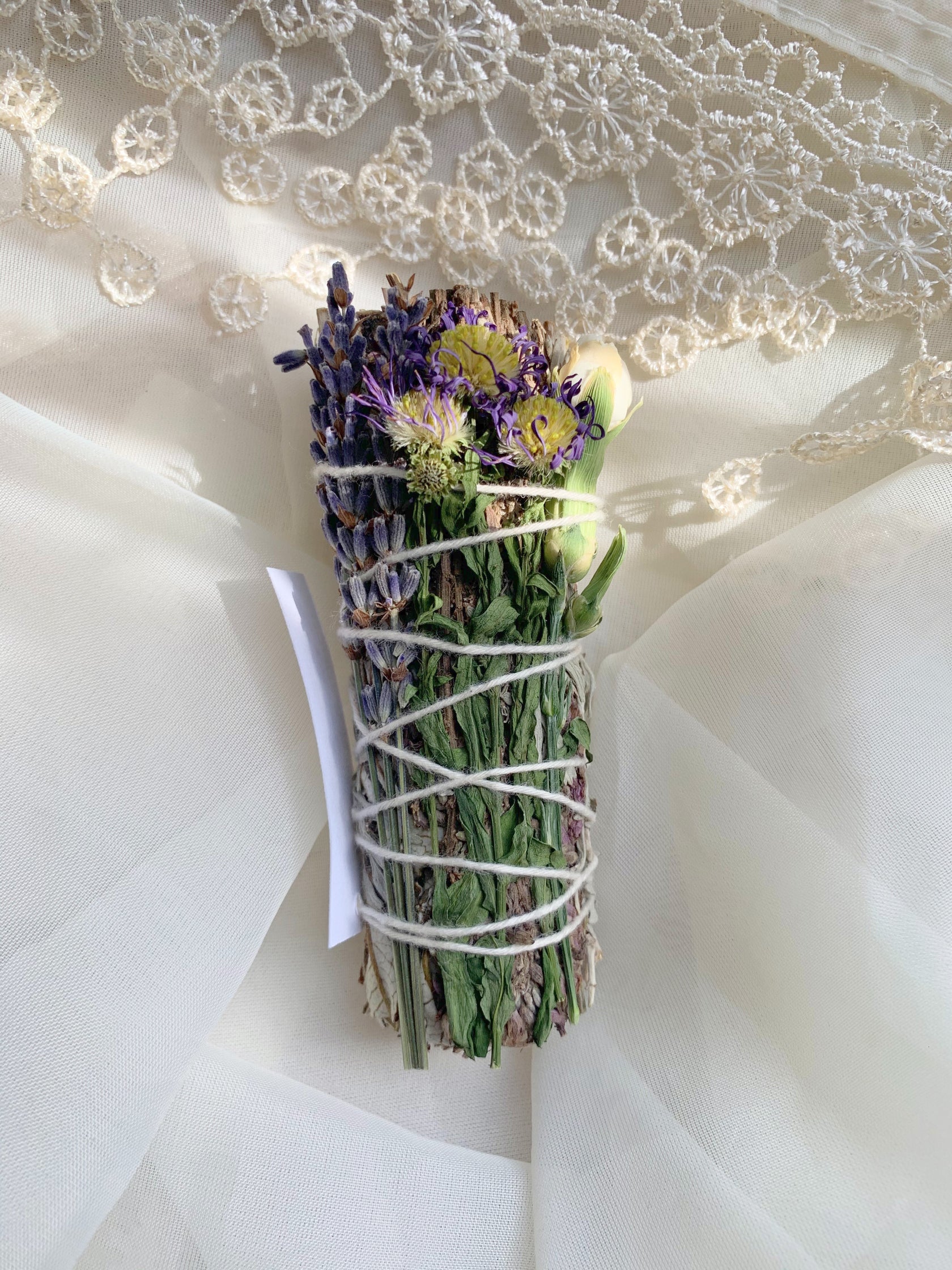 Floral Herbal Bundle – Nizhoni Diosa Spirit